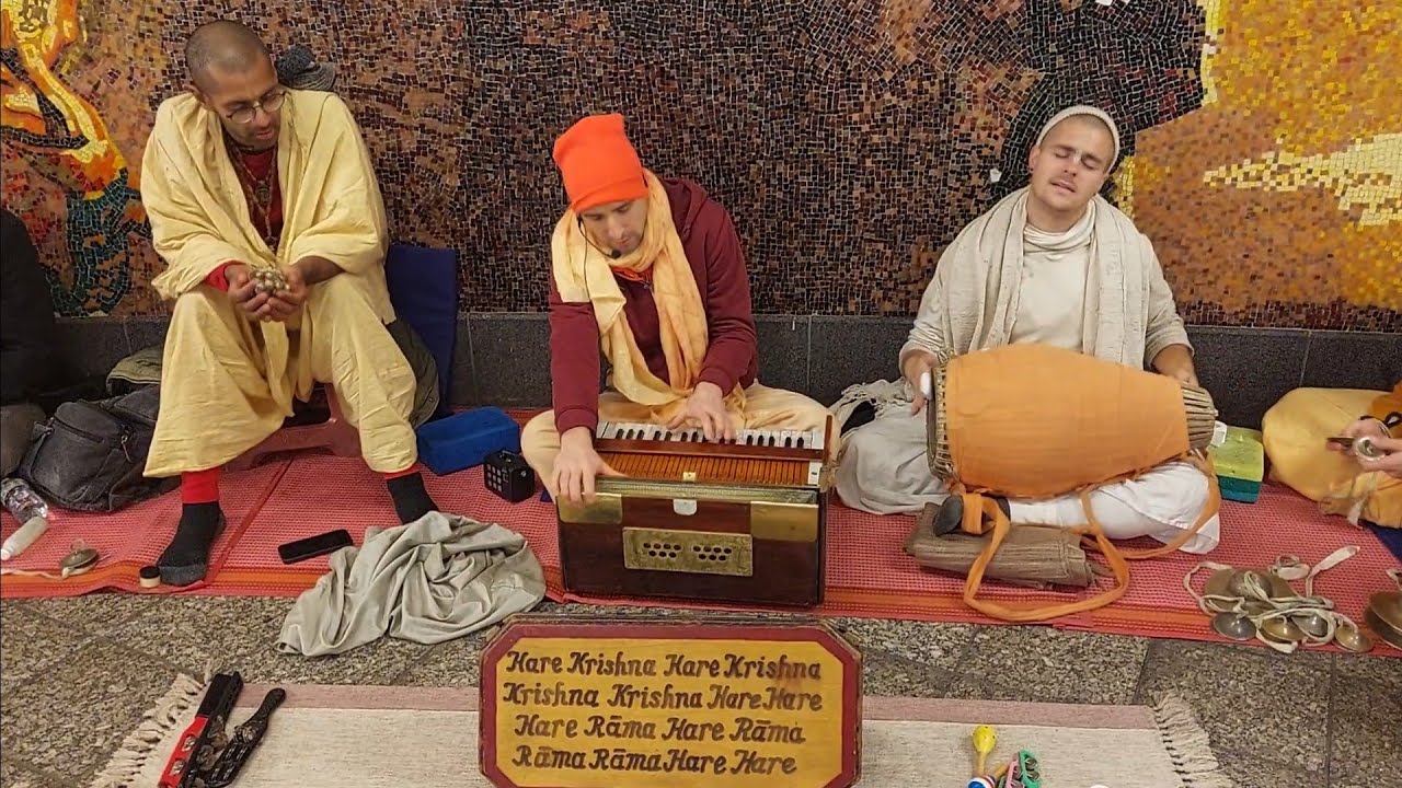Jayananda Prabhu Chants Hare Krishna at Penn Station Subway Station ...