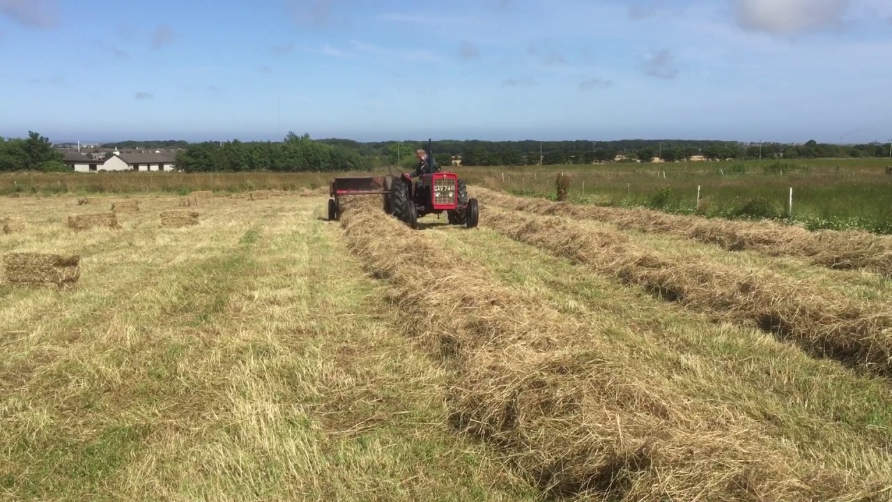 International McCormick 434 & B46 baler - YouTube