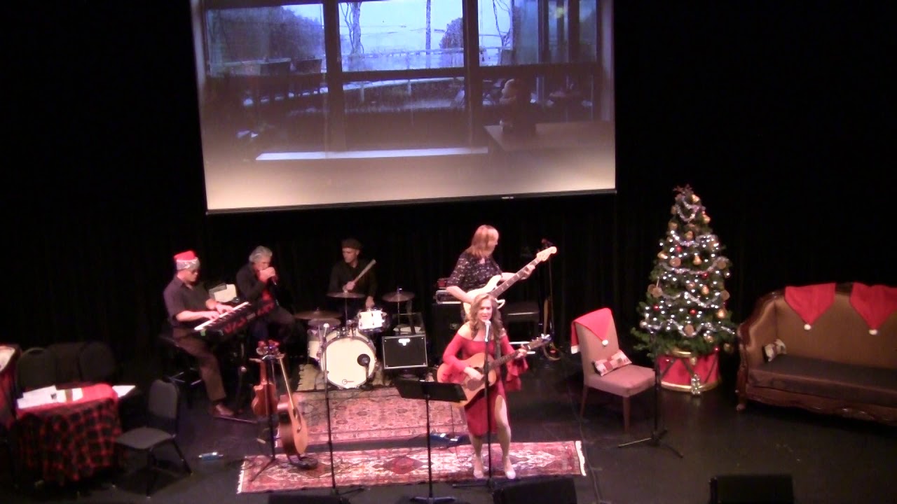 Christmas is Tomorrow [Snippet from The Fowlie & Friends Christmas Show ...