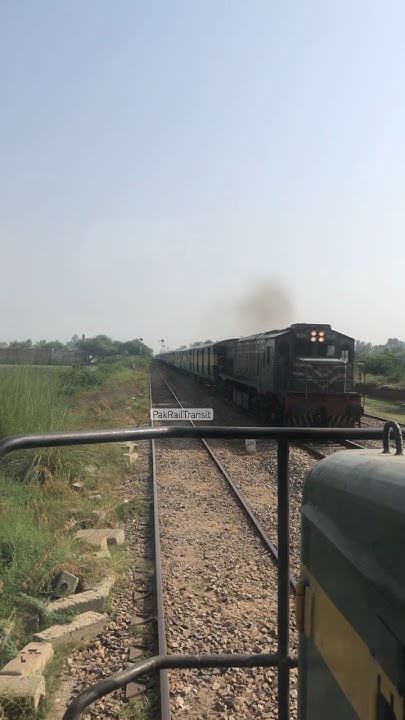 28Dn Shalimar Express with HGMU-30 locomotive cross with 41up Karakoram Express # ...