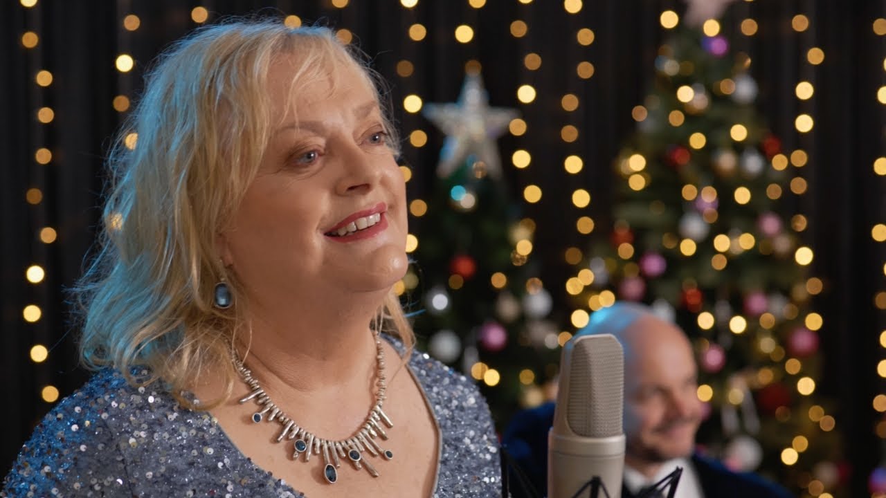 Morningtown Ride - Seekers Christmas Version - Performed by Melissa ...