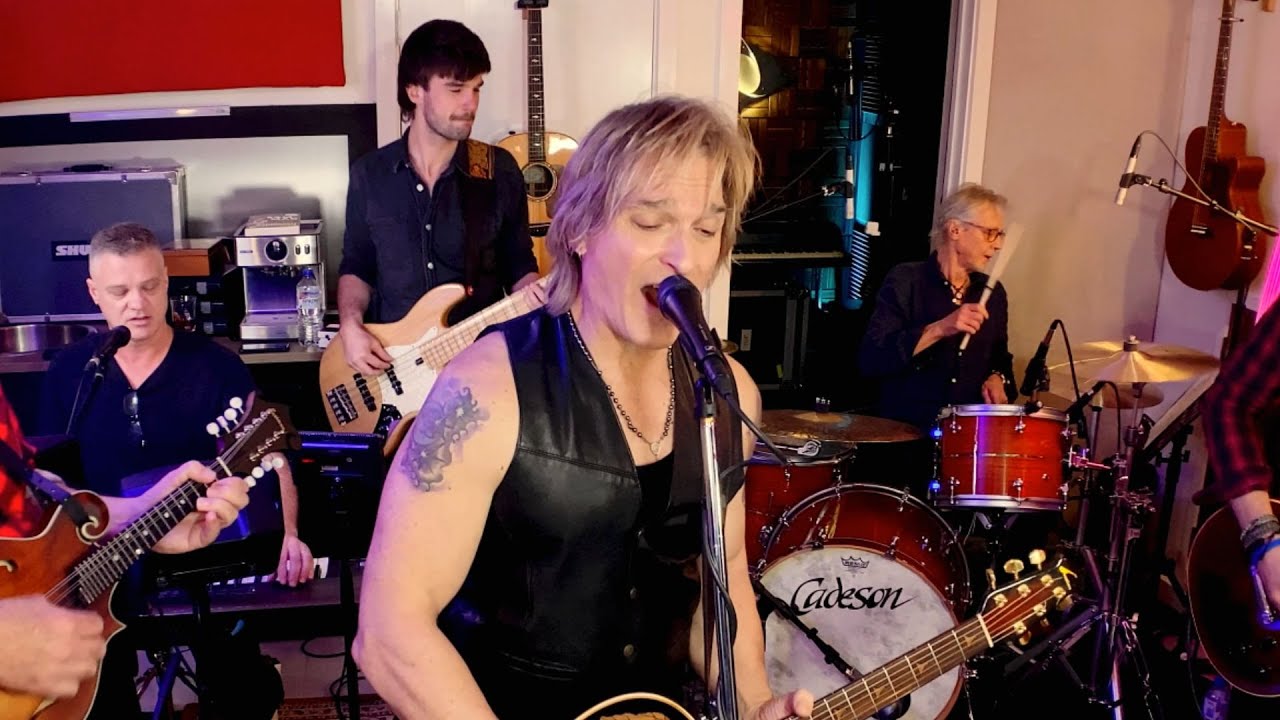 Iris | Live Band Performance (Goo Goo Dolls) | Sing it Live - YouTube