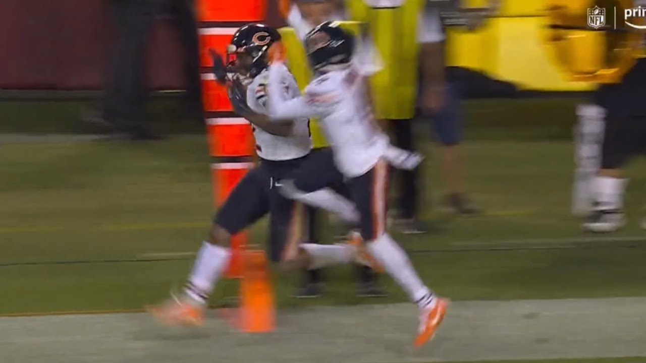Justin Fields Throws Second Touchdown To DJ Moore vs Commanders | NFL ...