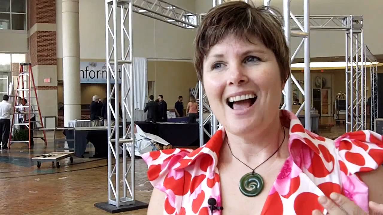 Mandi McLeod on Social Media in Agriculture - YouTube