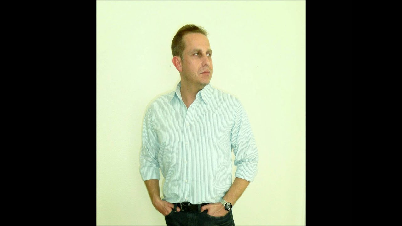 "She Will be Loved" - Maroon 5 (ft Micah Snyder) - YouTube