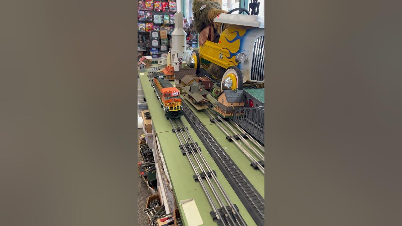 MTH O Scale Premier BNSF Dash-9 Diesel Engine PS.2 - YouTube