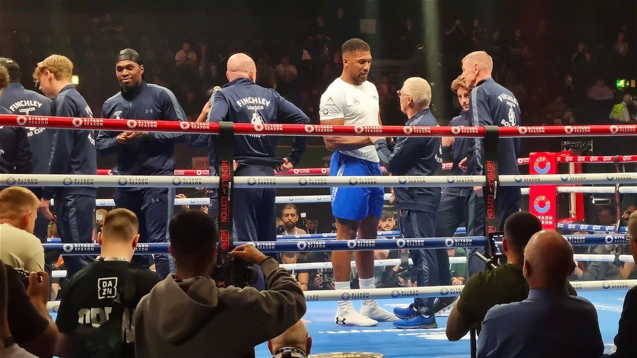 ANTHONY JOSHUA VS DANIEL DUBOIS. AJ'S OPEN WORKOUT FEAT FINCHLEY BOXING ...