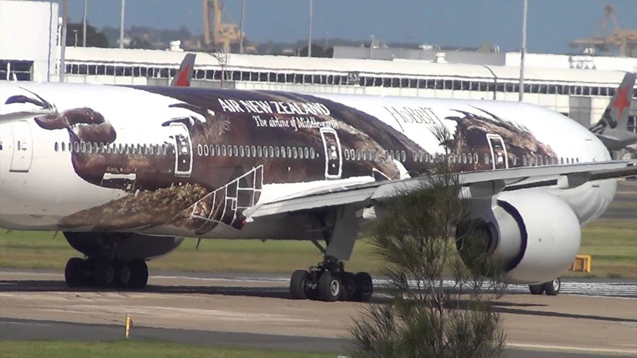 "Hobbit" The airline of Middle-earth - Air New Zealand B777 takeoff I ...