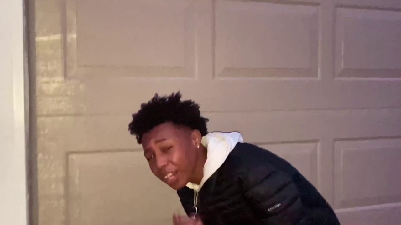 Young d- working hard(official video) - YouTube