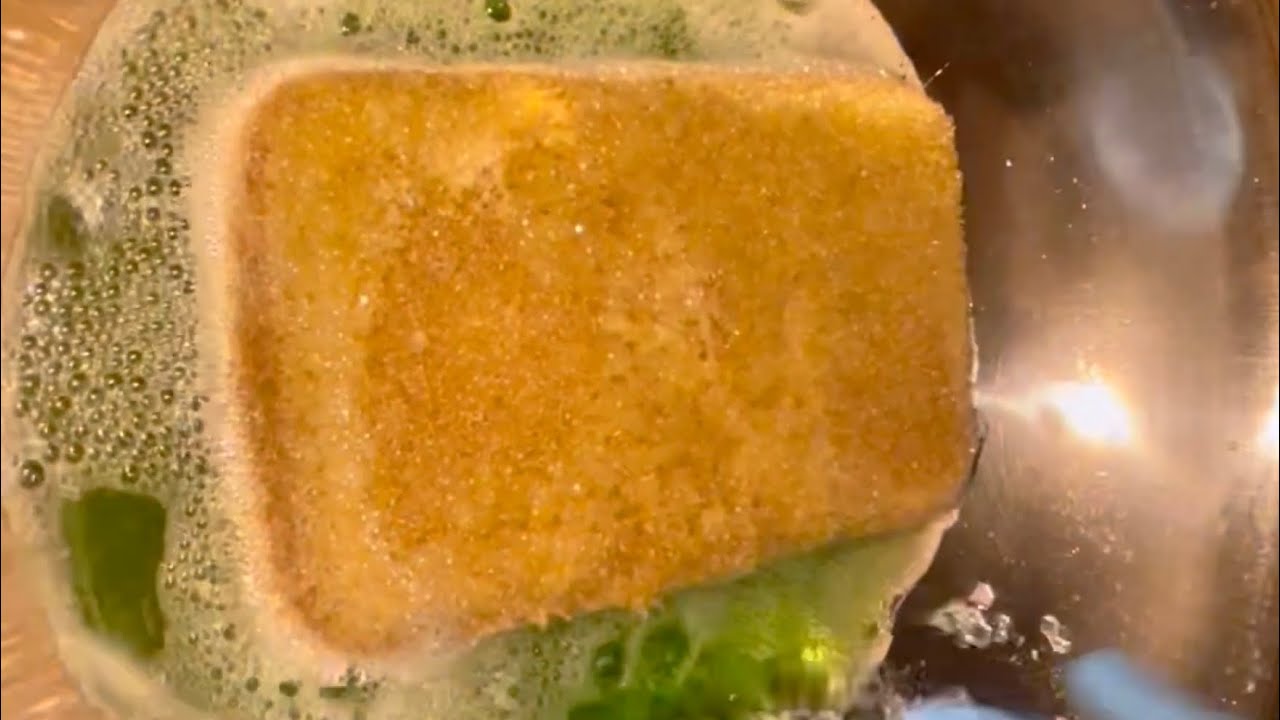 Recycled Green Lysol and gritty grout sponge 🧽 💚🫧💦#asmrspongesqueezing ...