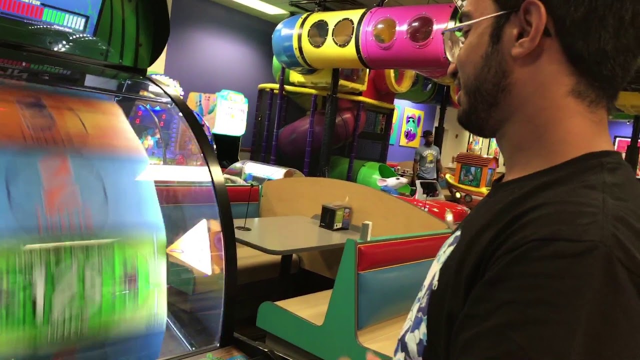 First VLOG Ever: Trip To The Arcade (VLOG #1) - YouTube