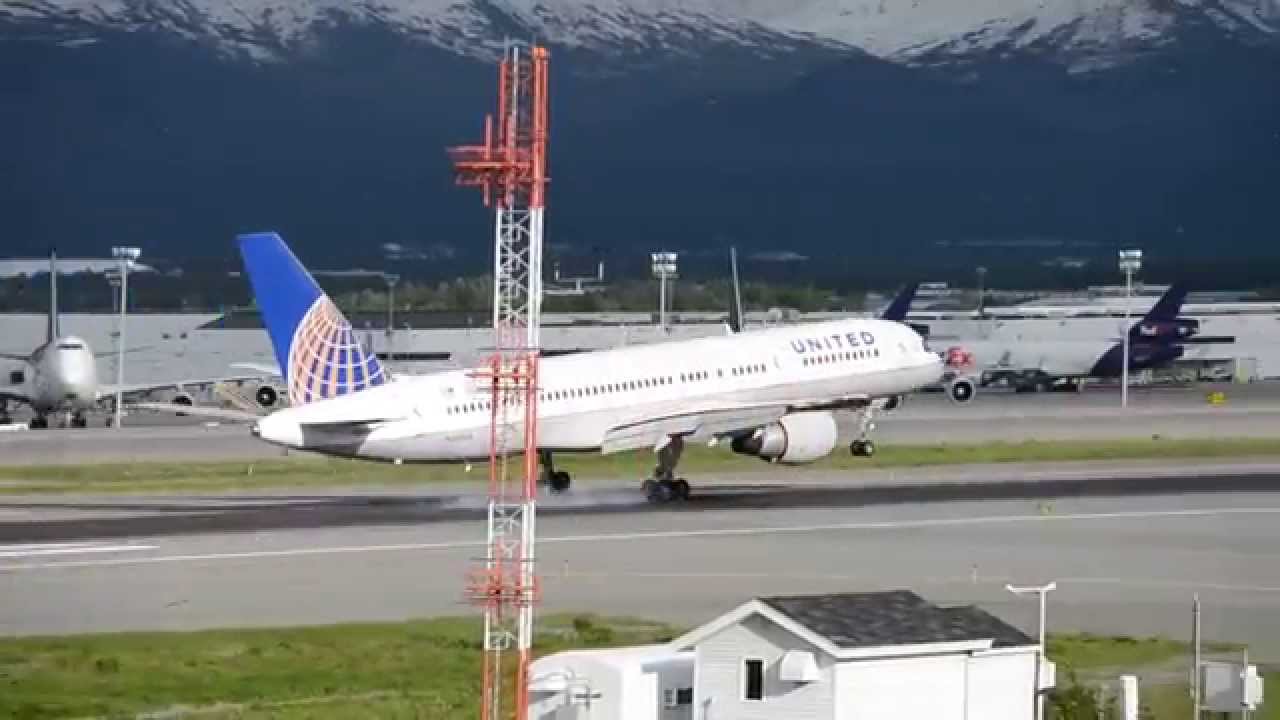 Ted Stevens Anchorage Int'l (PANC) - Runway 15 Arrivals - YouTube