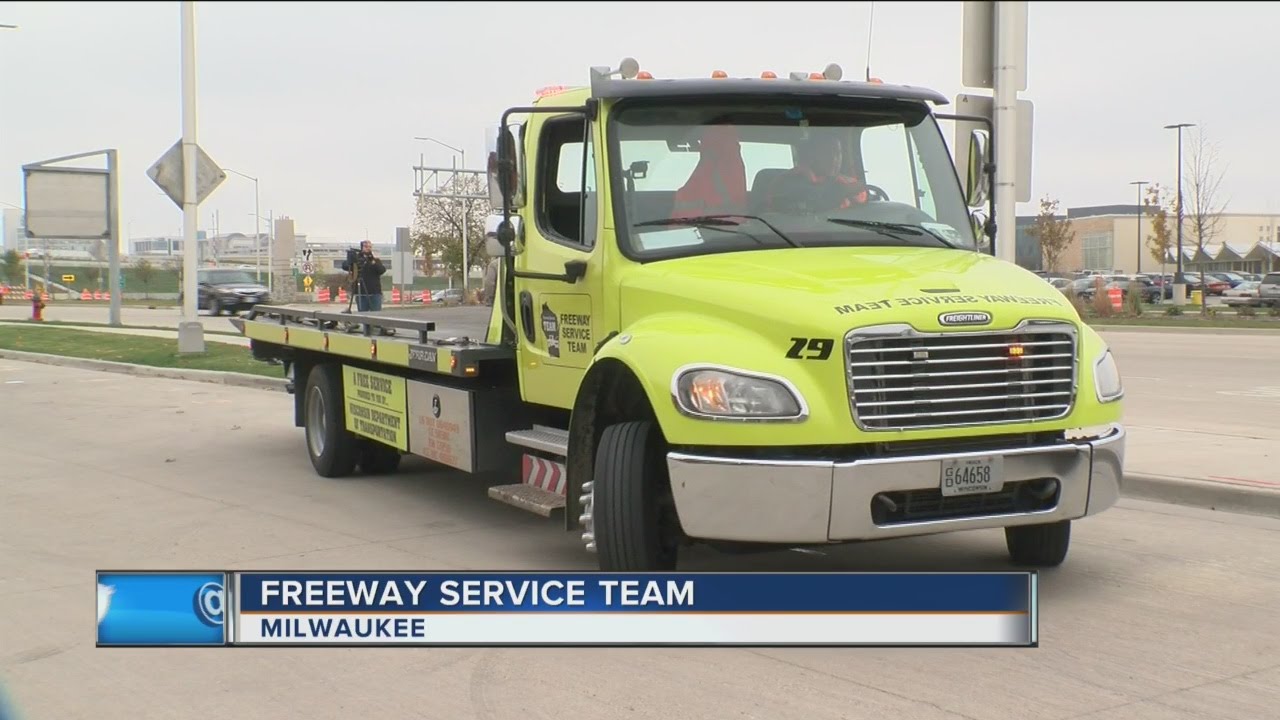 Freeway Service Team helps drivers in need - YouTube