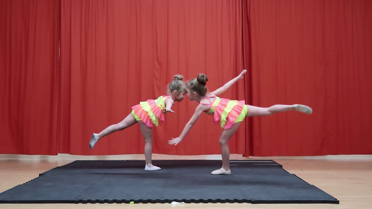 Acrobatic Etude performance by 6 years old kids - YouTube