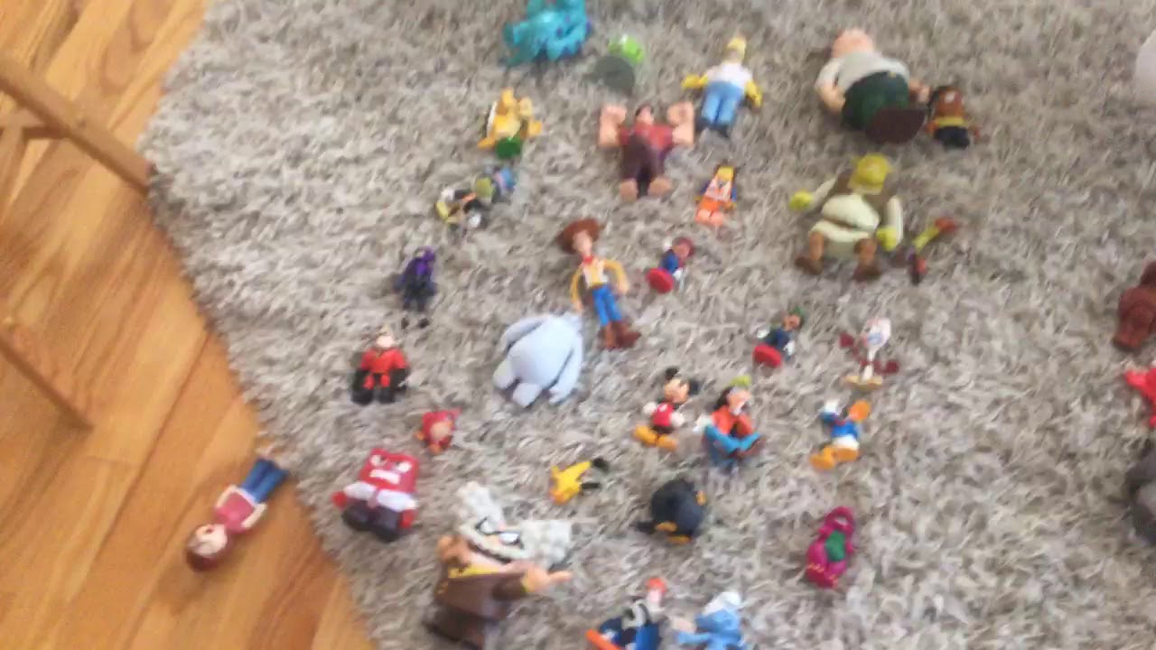 Character elimination 1 eating a cake. - YouTube