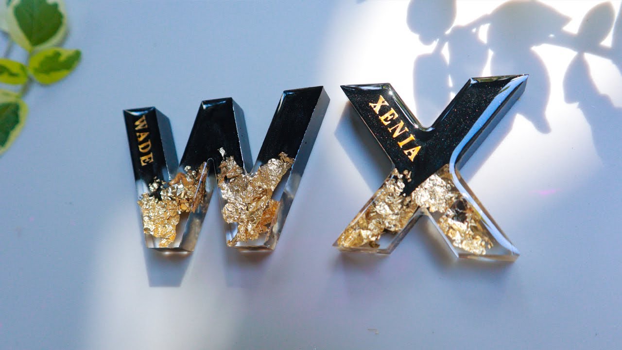 Gold Flakes Letter Keychain | Personalized Resin Letters Keychain for ...