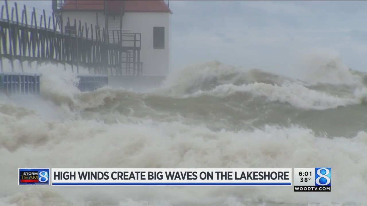 High winds create big waves on the lakeshore - YouTube