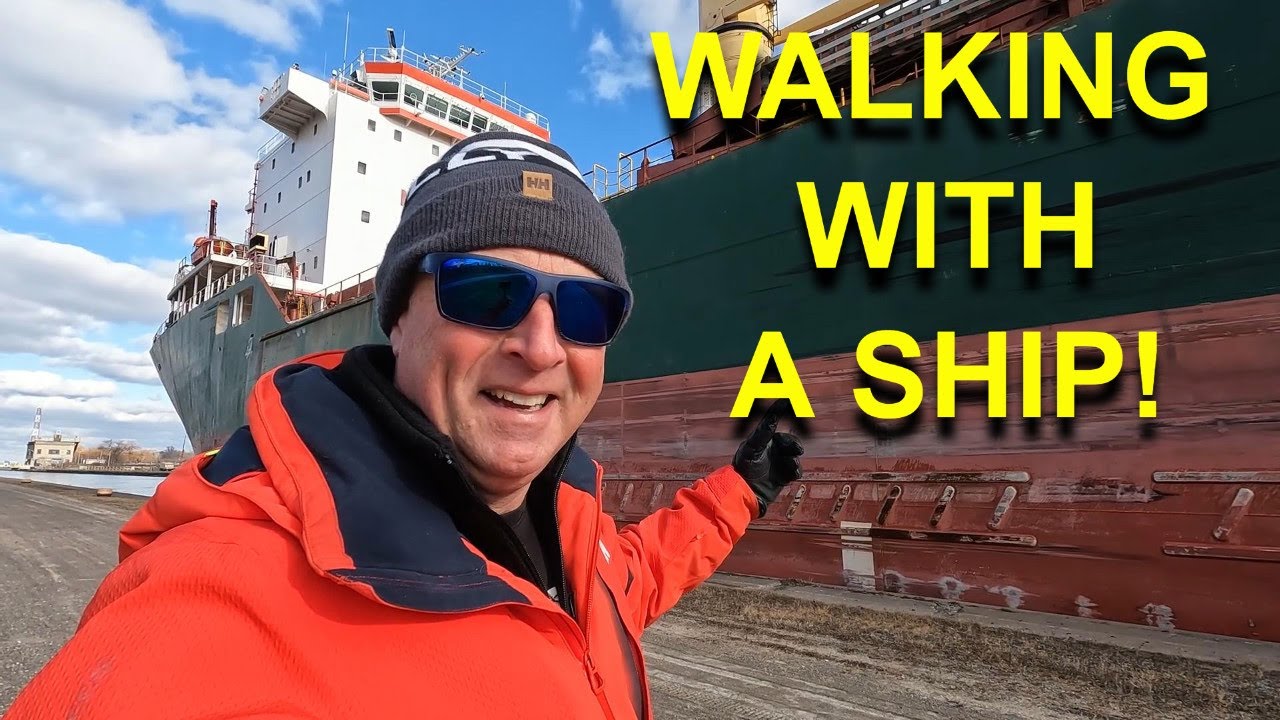 AN UNEXPECTED CLOSE UP - TUFTY - YouTube