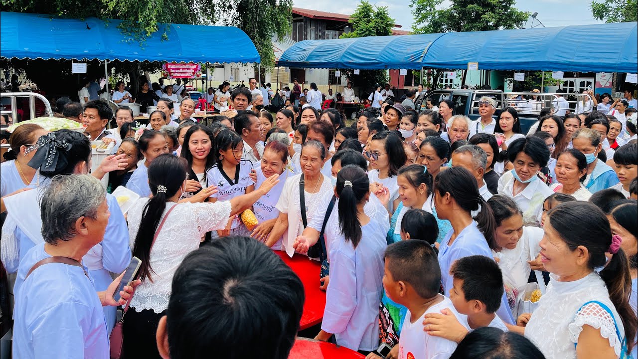 ทุเรียนผลไม้สด(โรงทานคณะสายบุญทุกท่าน) ณ วัดบ้านจอก อ.ลืออำนาจ จ. ...