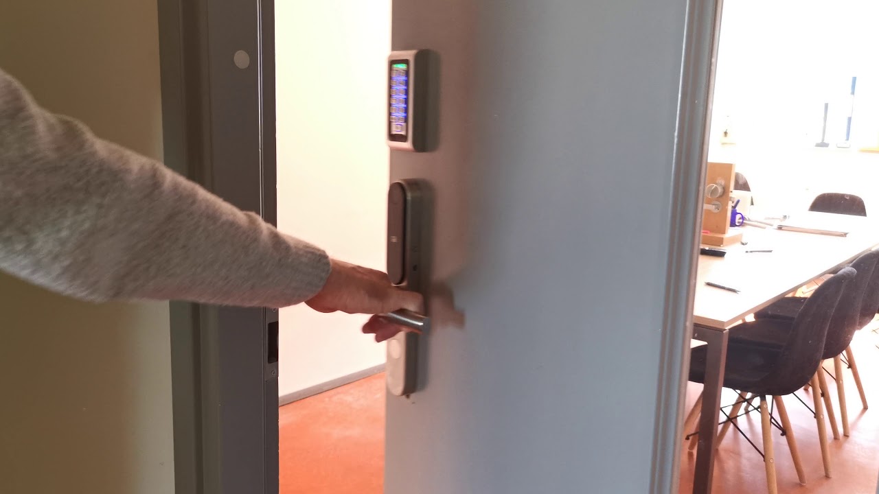 Valnes WebLock DLAV4 battery-powered WiFi smart lock - YouTube