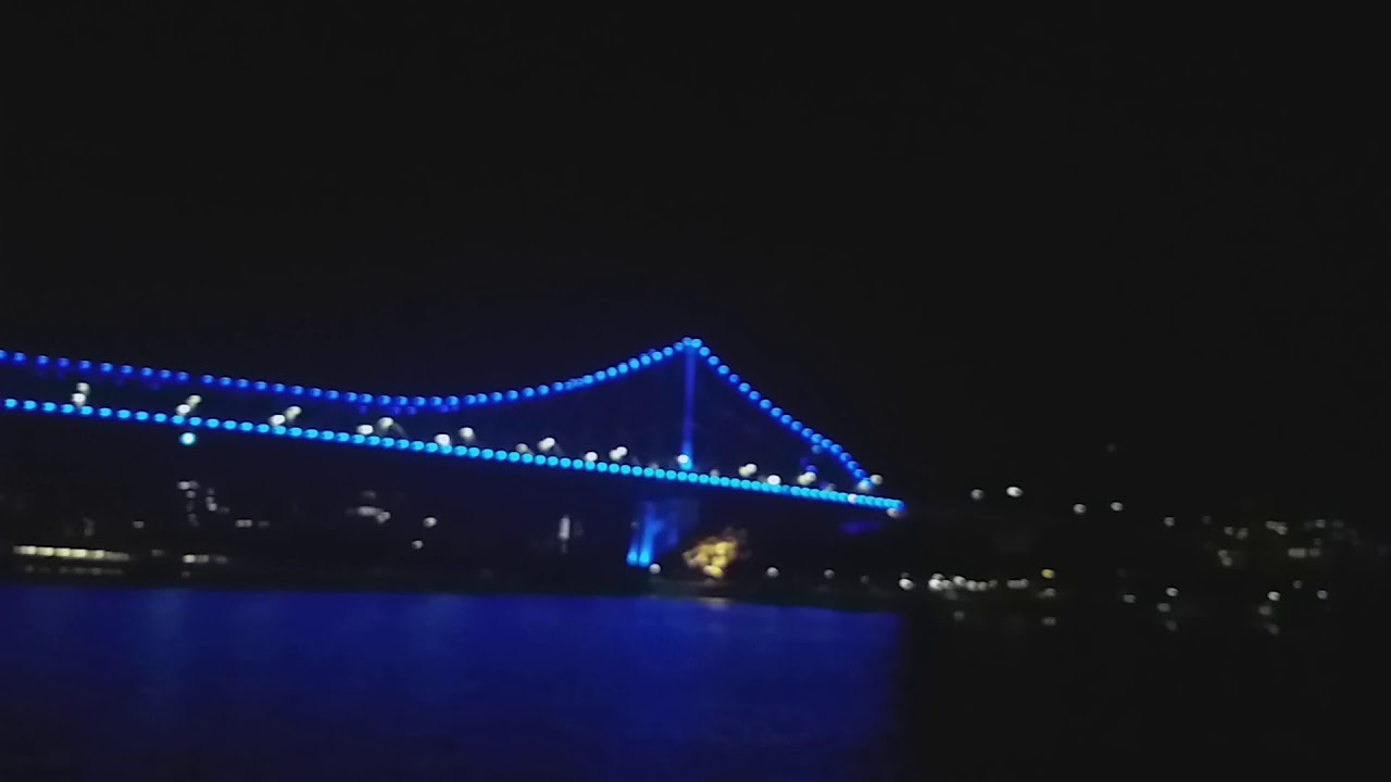 Beautiful blue light on The Story Bridge - YouTube