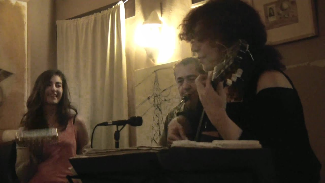 Cristina Rico (guitarra) y Antonio Moltó (saxo) RACONET 9 12 2010 video ...