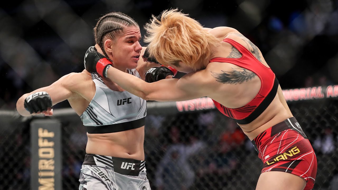 "Eu posso pegar qualquer uma do Top 15" | Ariane Carnelossi | UFC 261 ...