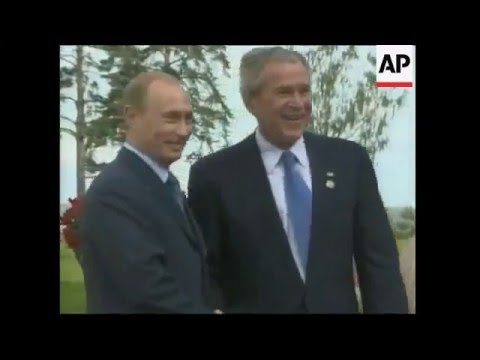 Vladimir Putin:George(Bush), George...make photos - YouTube