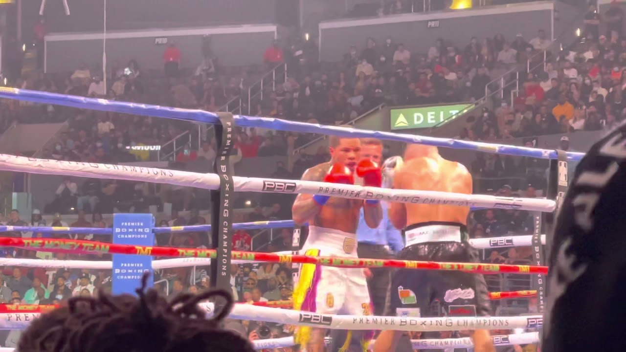 ISAAC PITBULL CRUZ VS GERVONTA TANK DAVIS RND 6 - YouTube