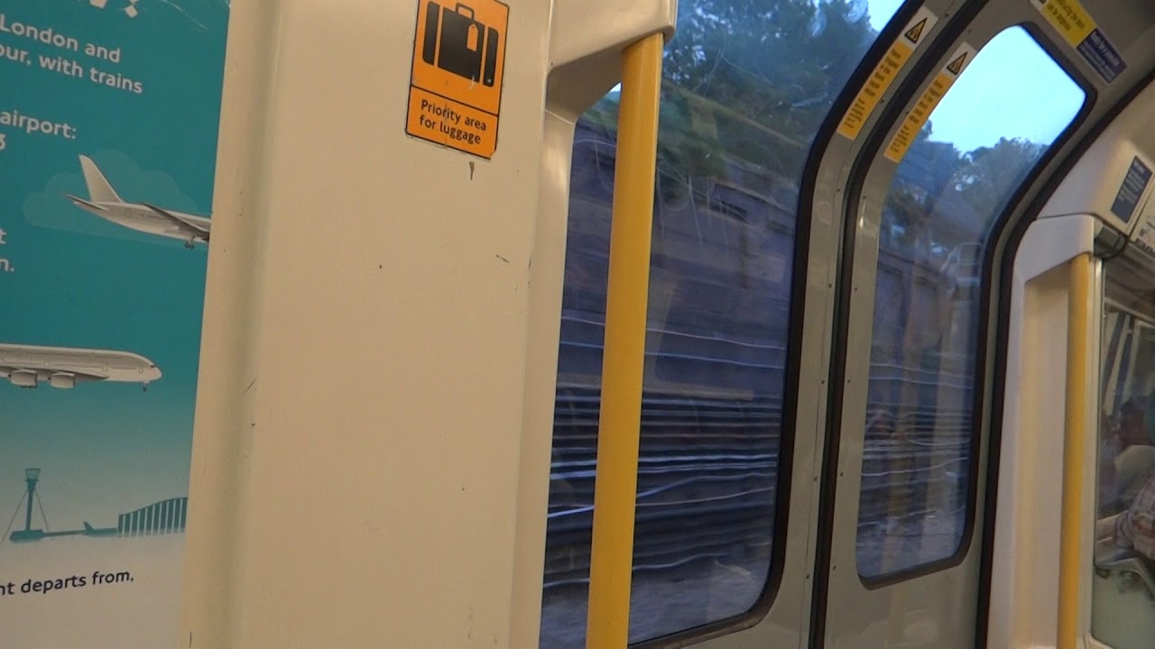 London Underground 1973 Stock - Hammersmith to Barons Court (Piccadilly ...