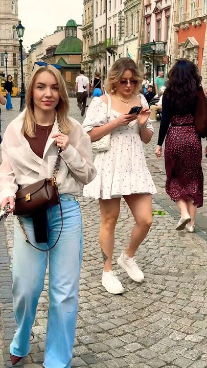 Панянки Львів весна мода львівплощаринок Youtube