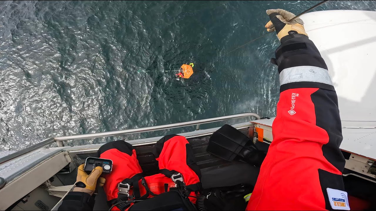 Offshore Helicopter Hoist Rescue Training - YouTube