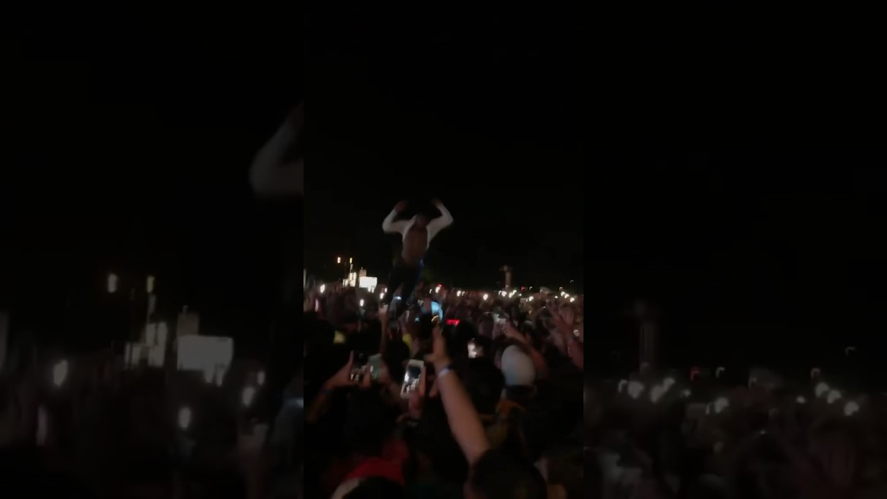 STAGE DIVING FAIL WITH TRAVIS SCOTT #slippery #travisscott #viral # ...