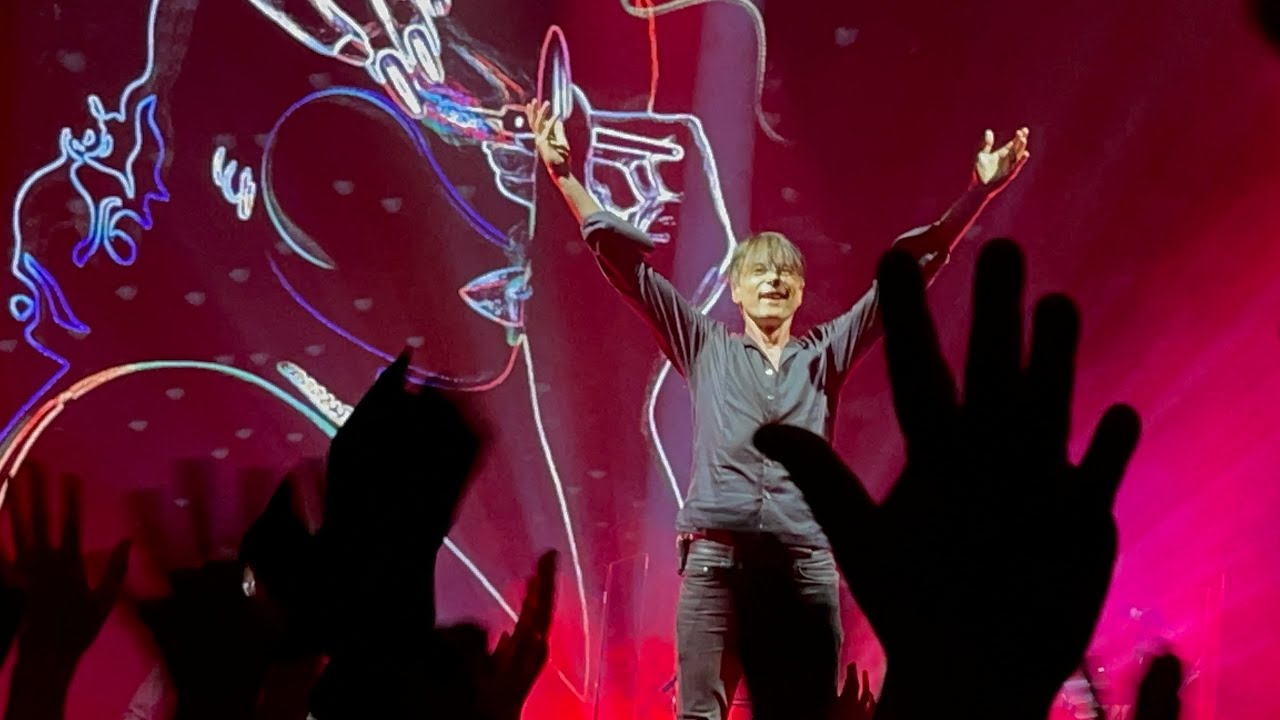 Suede, Saturday Night, Live in Herning 7.5.2022 - YouTube