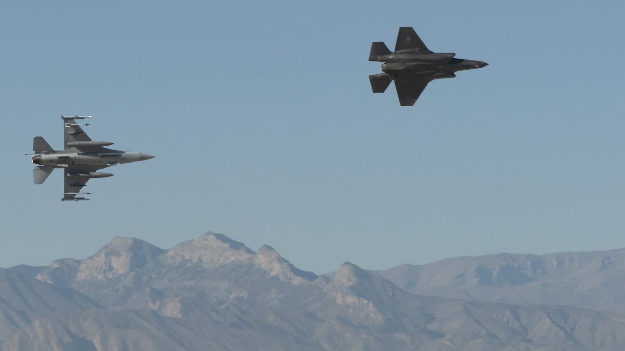 Fighter jets launch over Las Vegas and fly by the mountains 🌄 ️ - YouTube