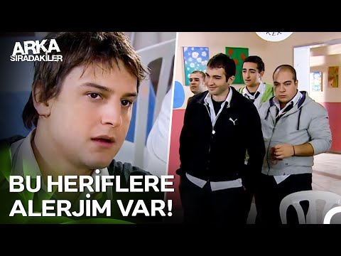 Bu Adamlar İbo'da Kaşıntı Yapıyor Kardeşim - Arka Sıradakiler