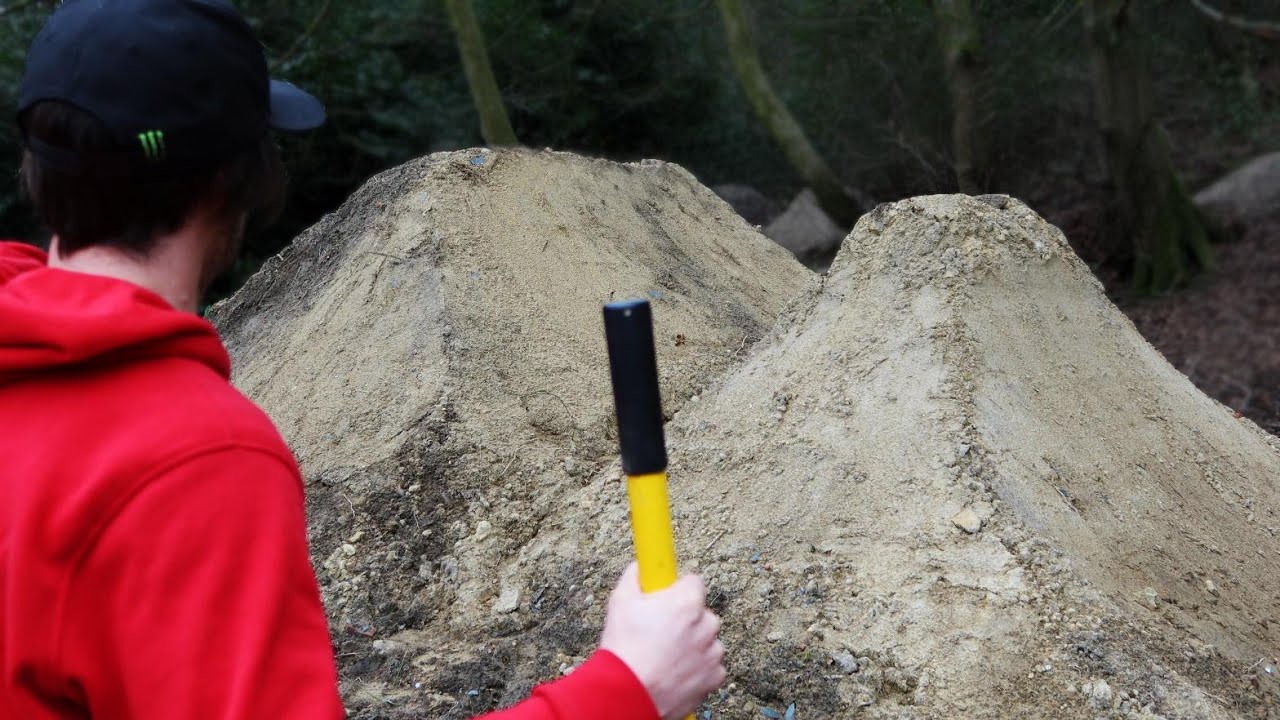 BUILDING MTB DIRT JUMPS IN MY BACKYARD - EPISODE 9! - YouTube