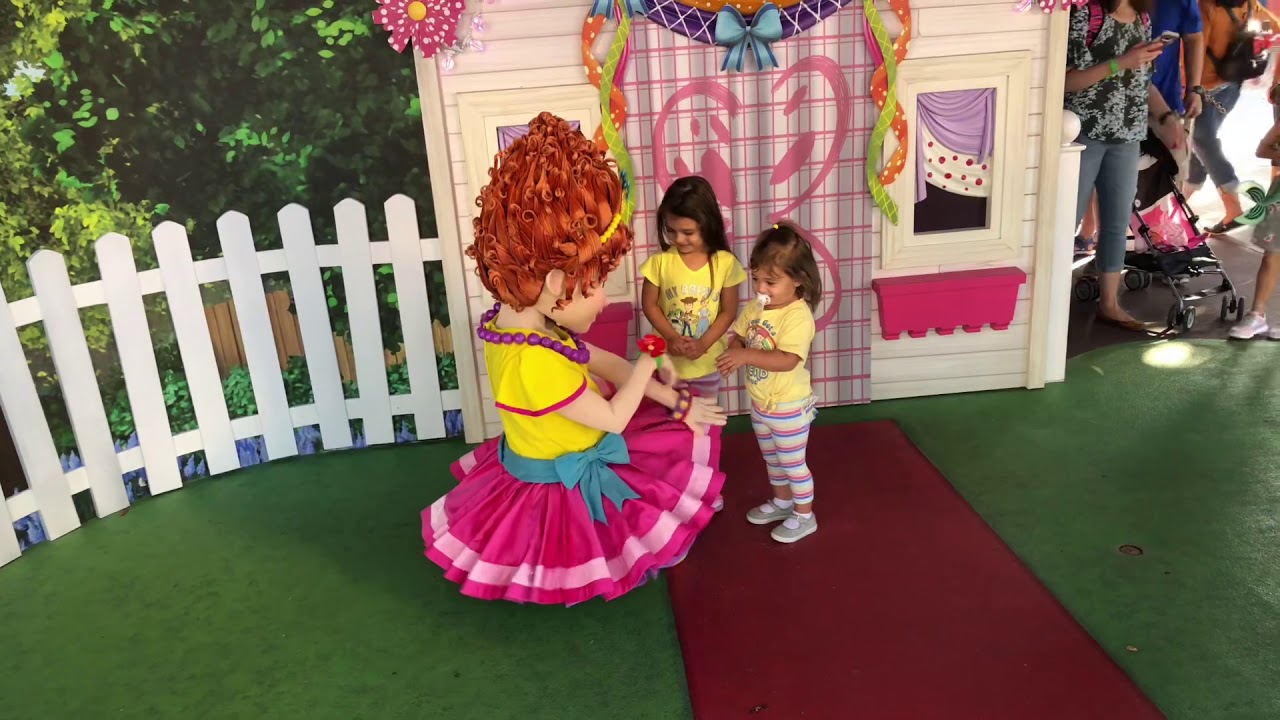 Fancy Nancy meet and greet - YouTube