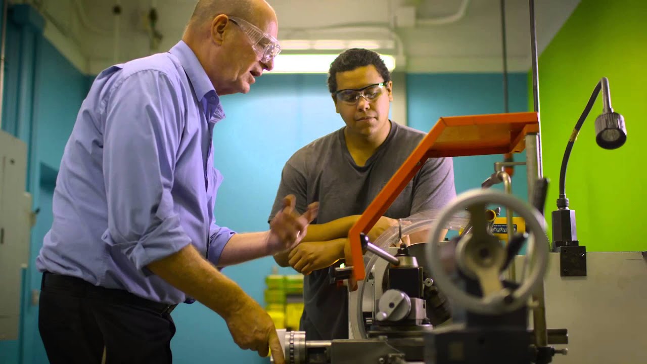 Manufacturing programs at Goodwin College - YouTube