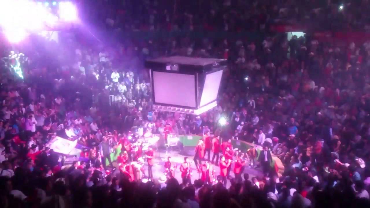 Banda Ms "La troca perrona" Palenque Texcoco 2013 - YouTube