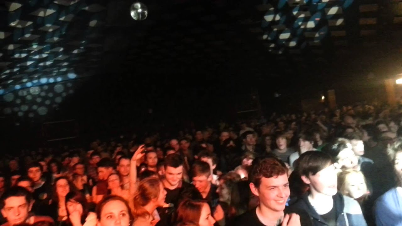 Raymond Meade - Shine a Light (Live at the Barras) - YouTube