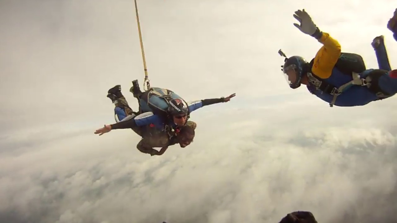 SALTO EN PARACAIDAS DE SHAN2 designs - YouTube