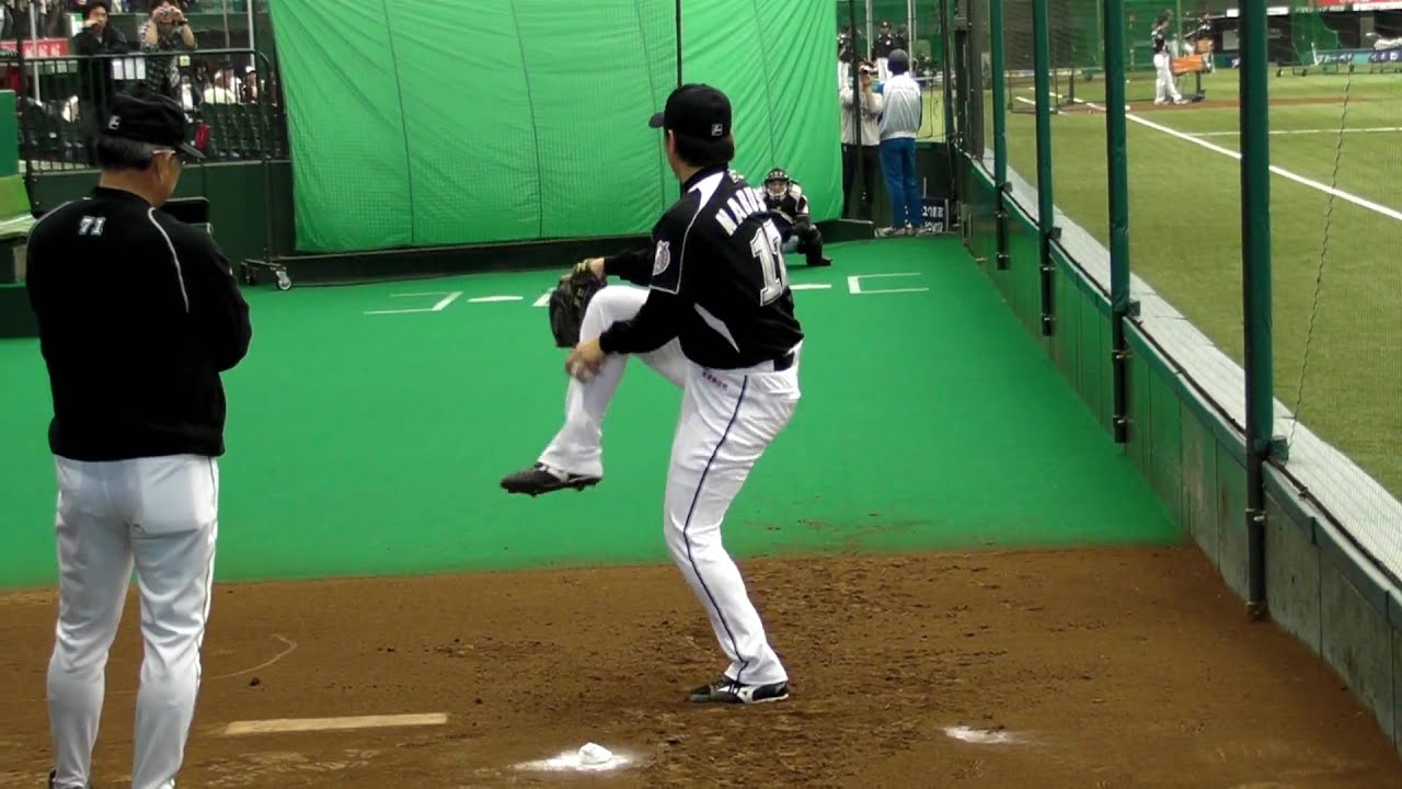 pitching form 成瀬 - YouTube