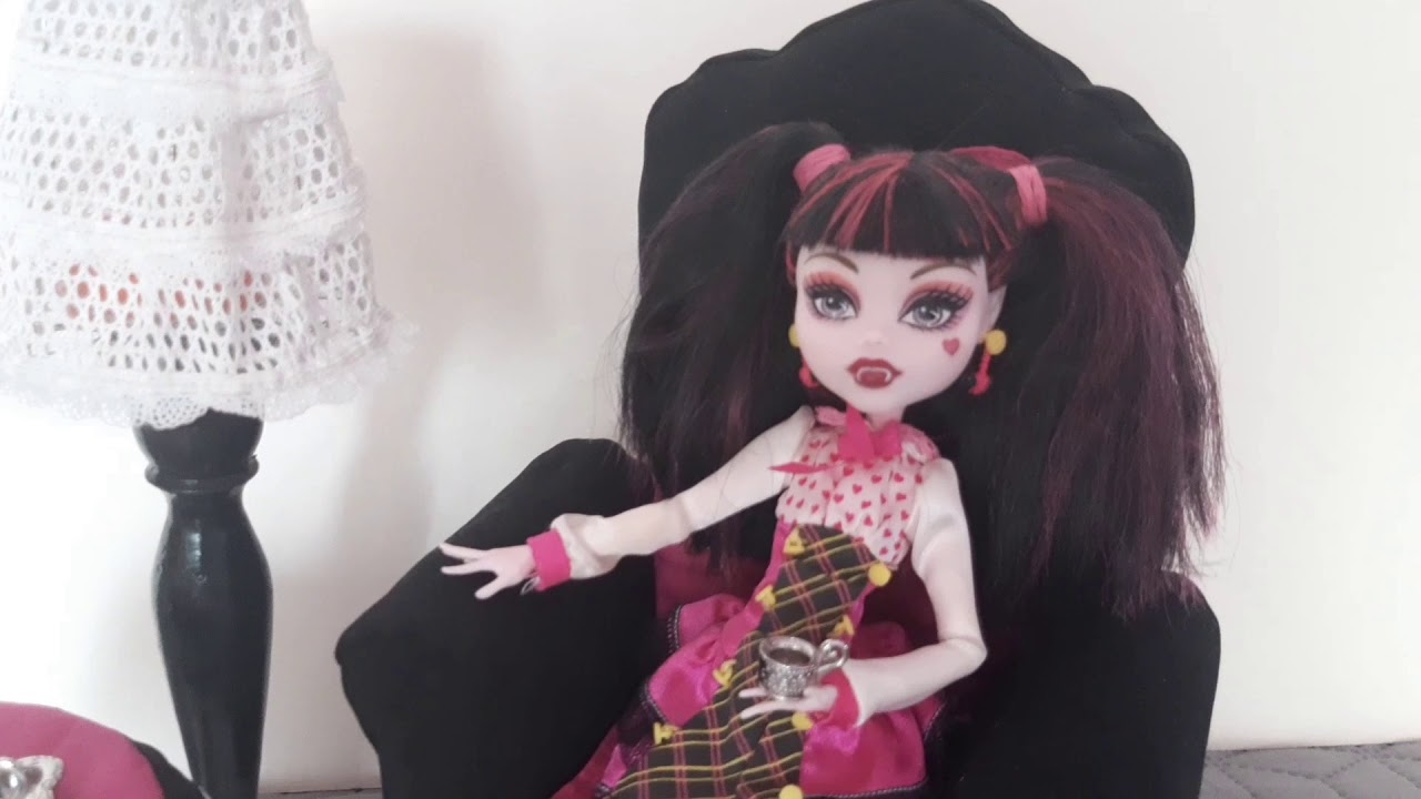 Draculaura's bedroom - YouTube