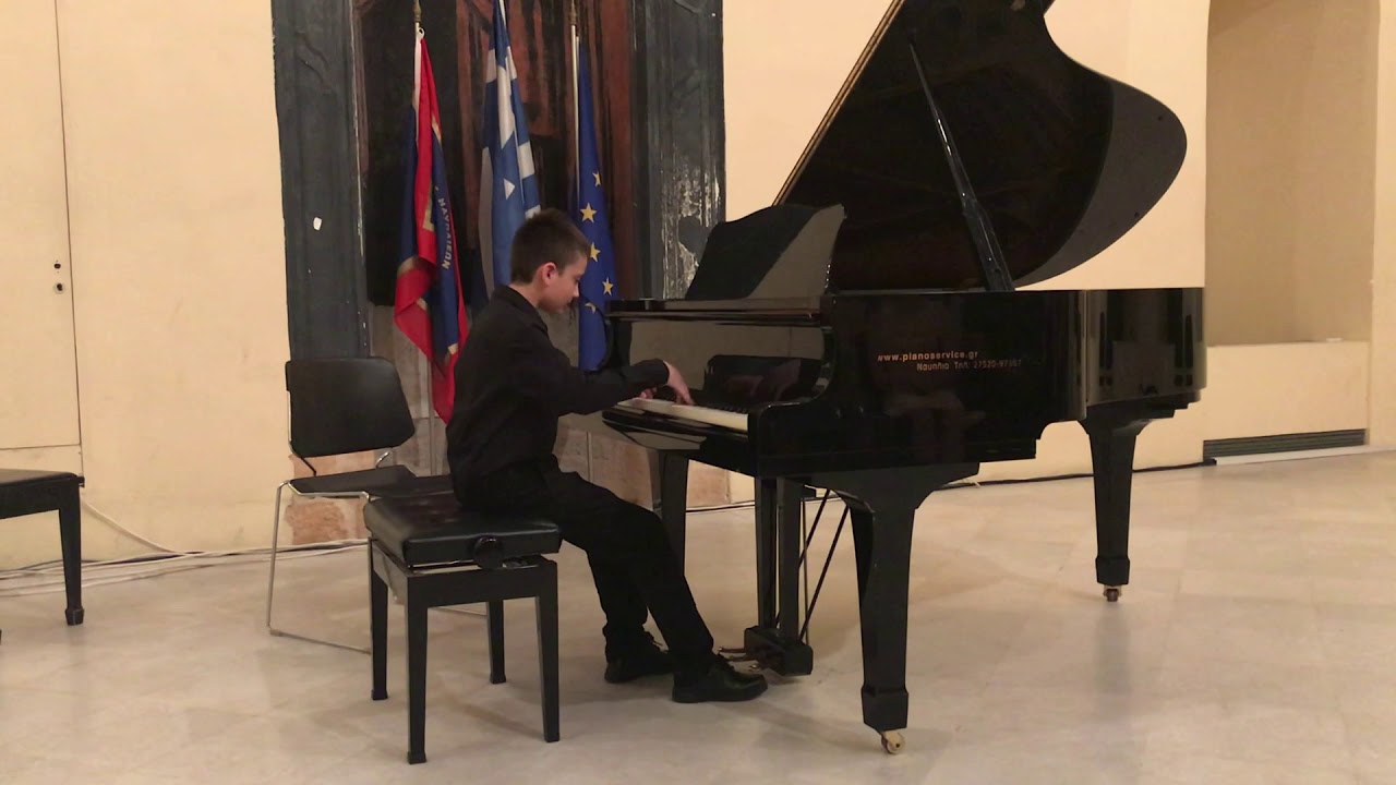 Ariel Waldmann - J.S. Bach - Allemande (French Suite No 4) - YouTube