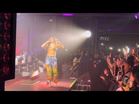 GLORILLA PERFORMING LIVE ON HER FIRST TOUR DATE IN CHARLOTTE, NC - YouTube