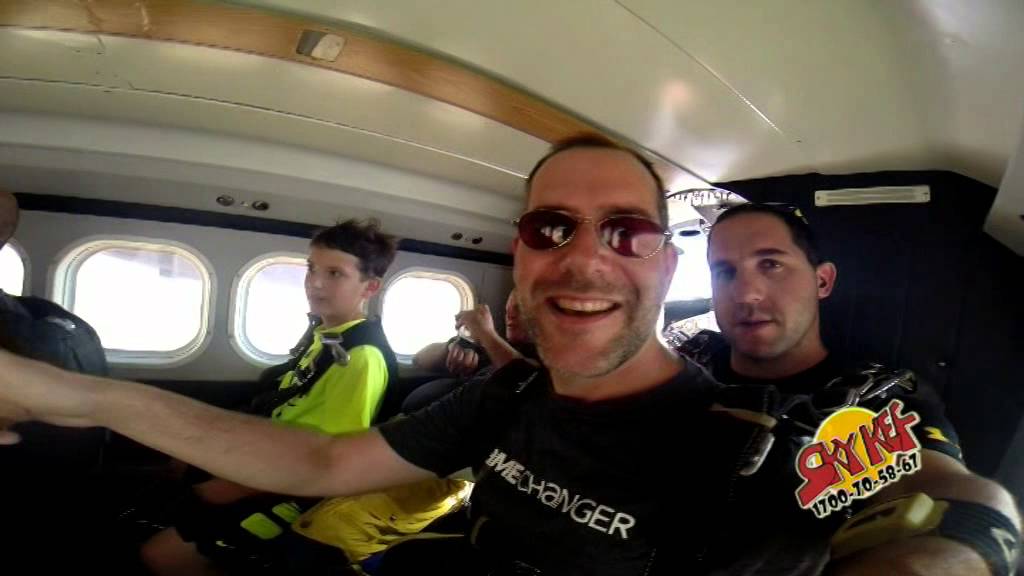 Michael Lebor SkyDiving - YouTube