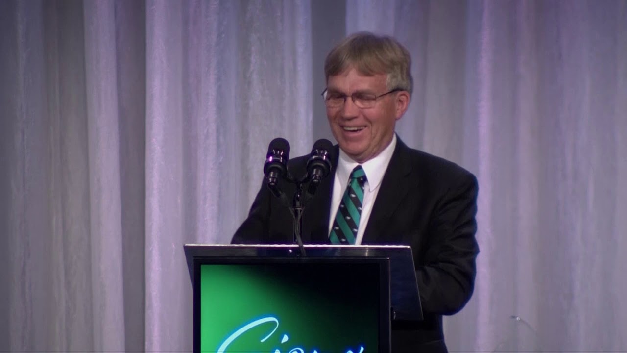 Dr. Gary Hagen 2019 UND Sioux Award Acceptance Speech - YouTube
