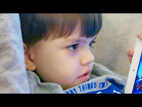 WHAT IS HE WATCHING? | CABBAGE FAMILY VLOGS