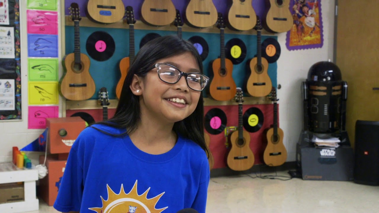 Center Stage: Cano/Gonzalez ES - YouTube